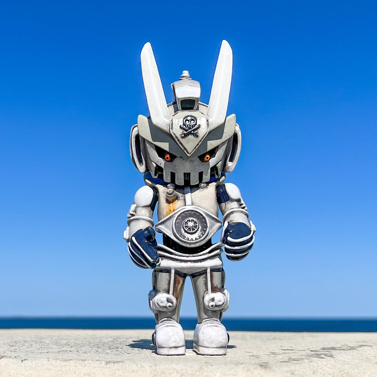 tek-3PO - Shadow Empire, LE199, (Klav x Quiccs x Martian Toys) – Smeye ...